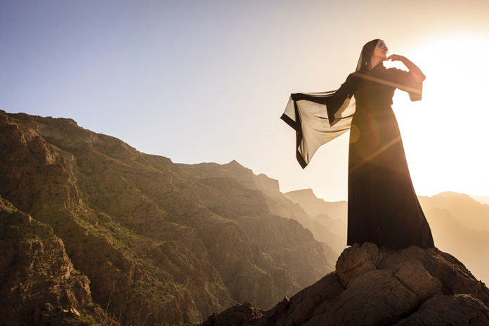 Oman’s Traditional Fashion Scene • FACES Oman